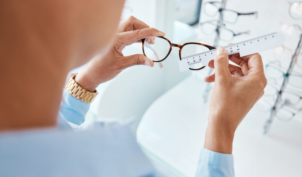 Lensology's Glasses Measurement Guide